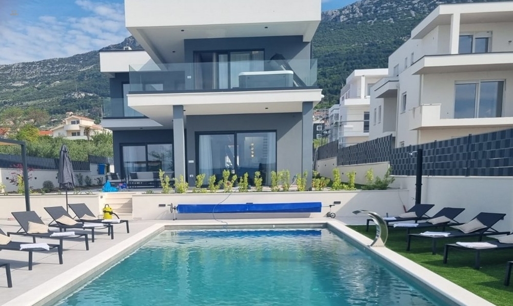 Herando - Moderne Villa mit Infinity-Pool und Meerblick